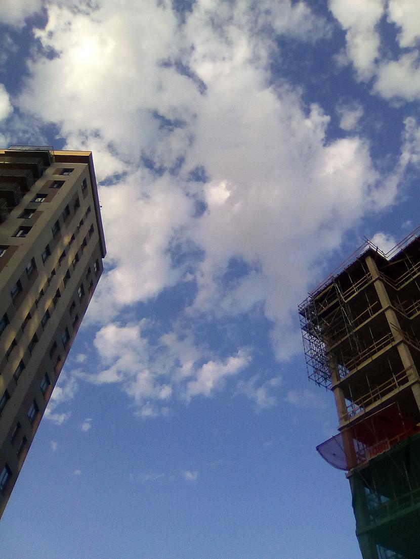 Debesis virs Jaunās Teikas - Spoki